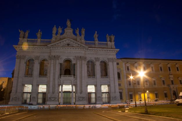 Basílica de San Juan de Letrán, primer templo cristiano de toda la ...