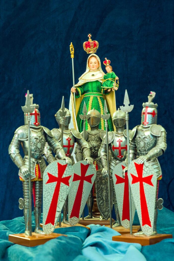 Entre los templarios vs. el playboy reggaetonero, triunfará el tipo ...