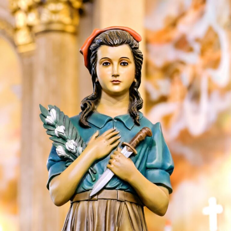 Santa María Goretti, la niña mártir, que un día se apareció a su ...