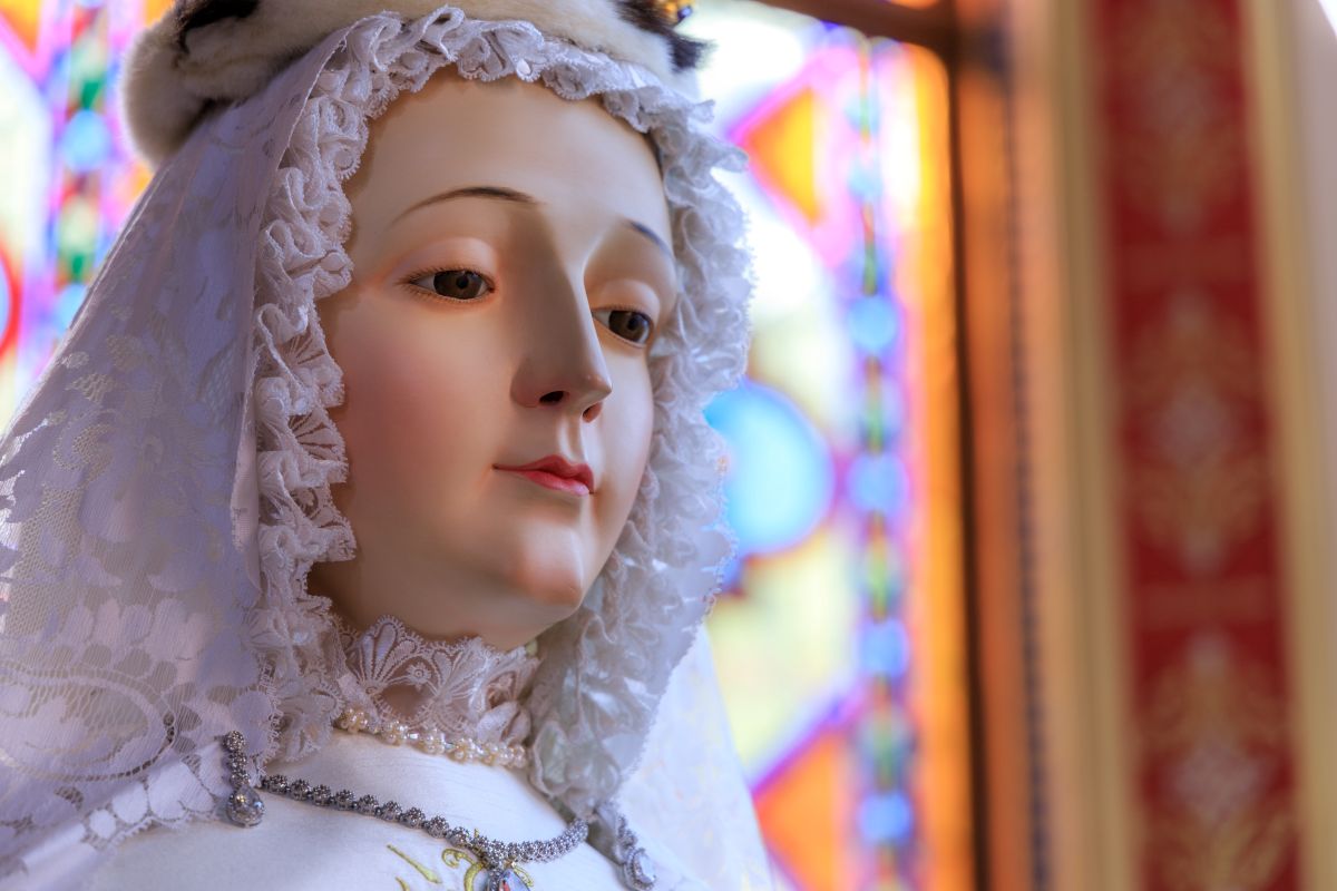 María Reina, por ser Madre de Dios, porque Dios confió a Ella el ...