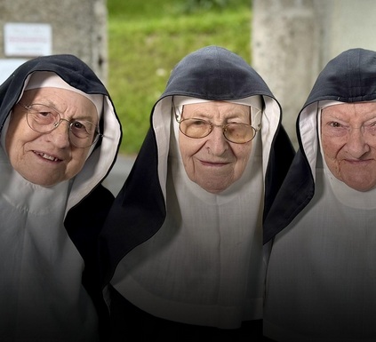Las tres monjitas que regresaron a su convento, pues no aguantaban la ...